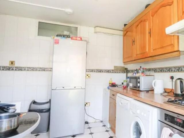 St Matthias, Kimberley Road, London, E16 4NT, United Kingdom | Room for rent #155884962 | Rentberry