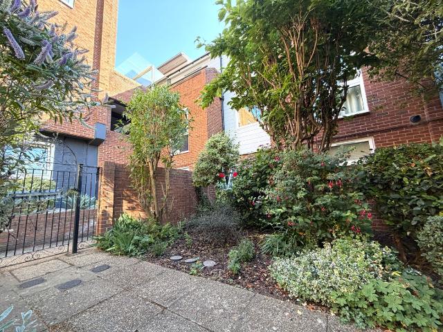 St. Michael At Pleas, Norwich NR3, 3 bed town house to rent, £1,500 pcm | PrimeLocation