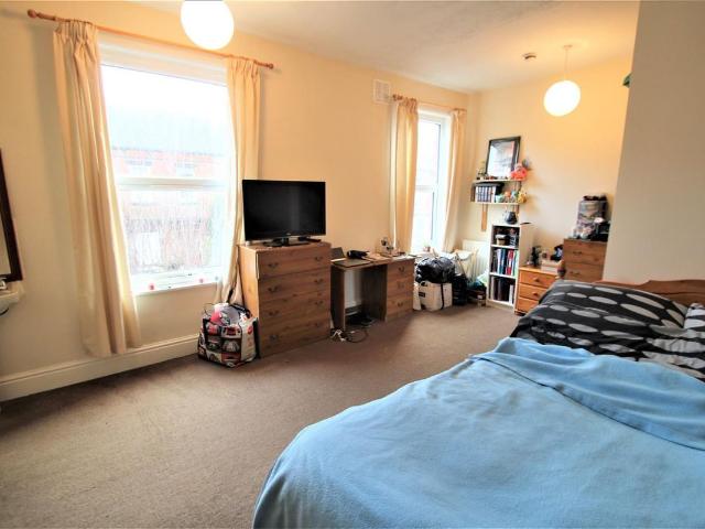 St Michael`S Terrace, Headingley, Leeds, West Yorkshire LS6, 4 bed terraced house to rent, £576 pcm | PrimeLocation