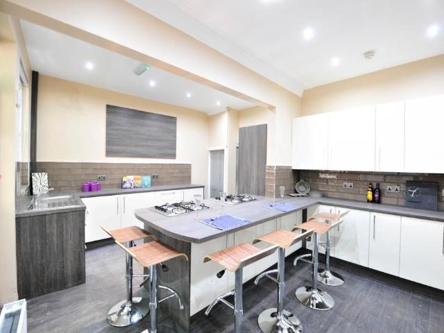 St. Michaels Terrace, Headingley, Leeds LS6, 6 bed terraced house to rent, £2,970 pcm | PrimeLocation