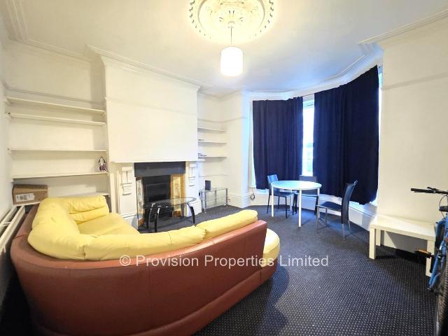 St Michaels Terrace, Headingley, Leeds LS6, 6 bed terraced house to rent, £2,262 pcm | PrimeLocation