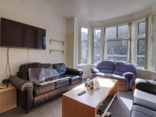 St Michaels Villas, Headingley, Leeds 7 bed house to rent £3,566 pcm £823 pw