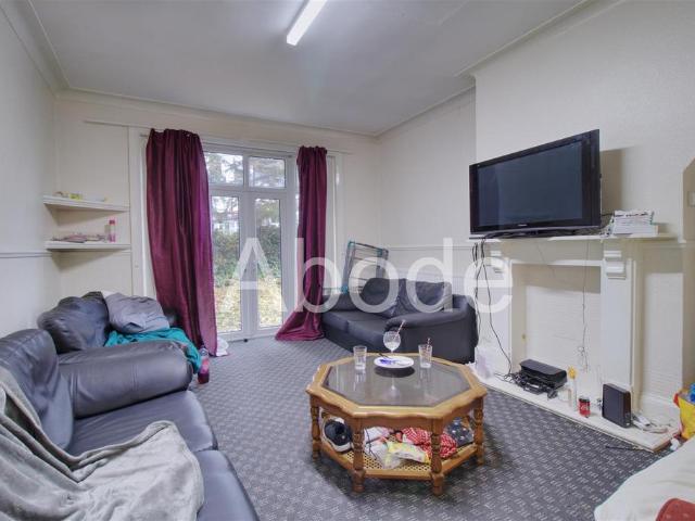 St Michaels Villas, Headingley, Leeds 8 bed house to rent £5,027 pcm £1,160 pw