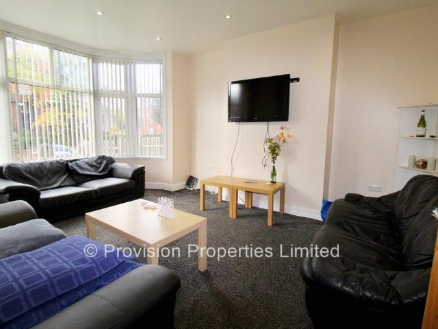 St Michaels Villas, Headingley LS6 7 bed semi detached house to rent £2,790 pcm £644 pw