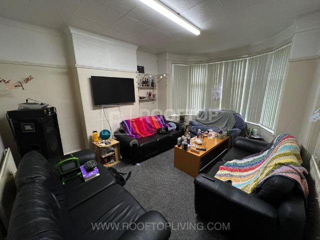 St. Michaels Villas, Leeds LS6 7 bed house to rent £3,488 pcm £805 pw