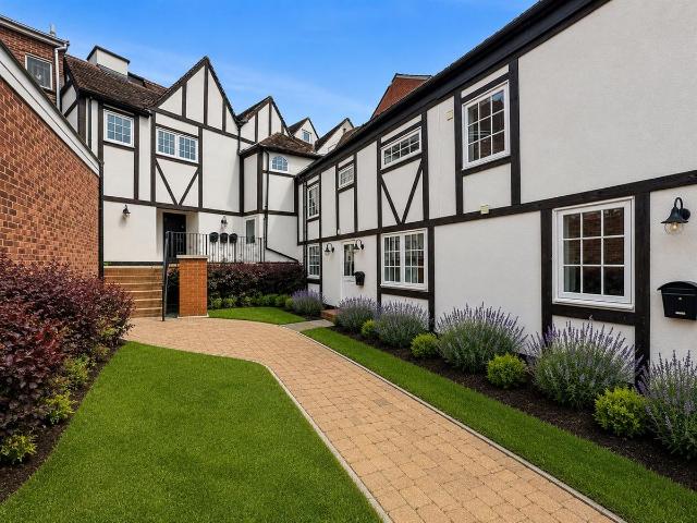 St Michaels Court, Braintree CM7, 1 bed flat to rent, £1,025 pcm | PrimeLocation