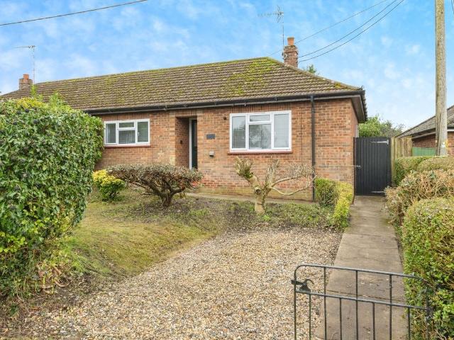 St. Michaels Crescent, Thetford IP25, 2 bed bungalow to rent, £1,300 pcm | PrimeLocation