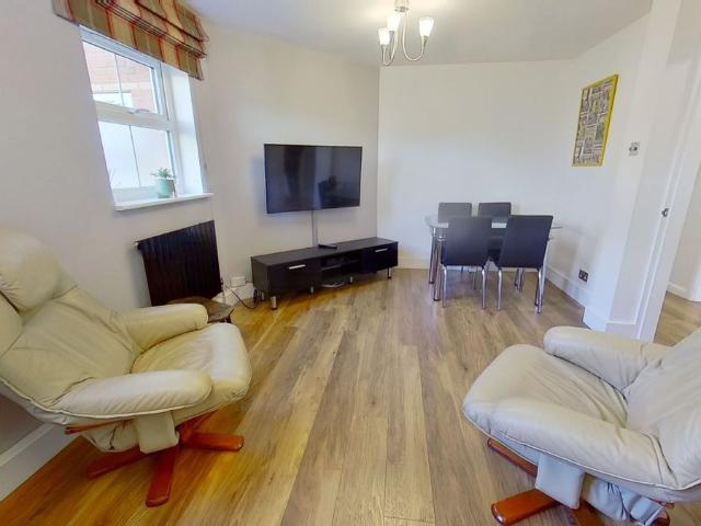 St. Michaels Crescent, Headingley, Leeds LS6, 3 bed flat to rent, £1,235 pcm | PrimeLocation