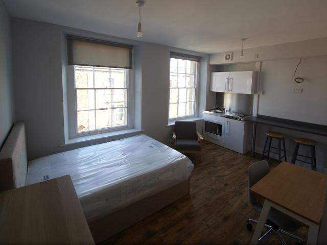 St Michaels Hill 2F, Second Floor Front, Kingsdown, Bristol BS2, Studio to rent, £925 pcm | PrimeLocation