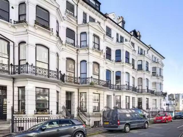 St. Michael's Place, Brighton 2 bed property for sale £450,000