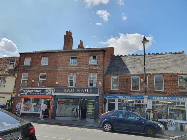 St. Michaels Road, Newbury 2 bed flat to rent £1,195 pcm £276 pw