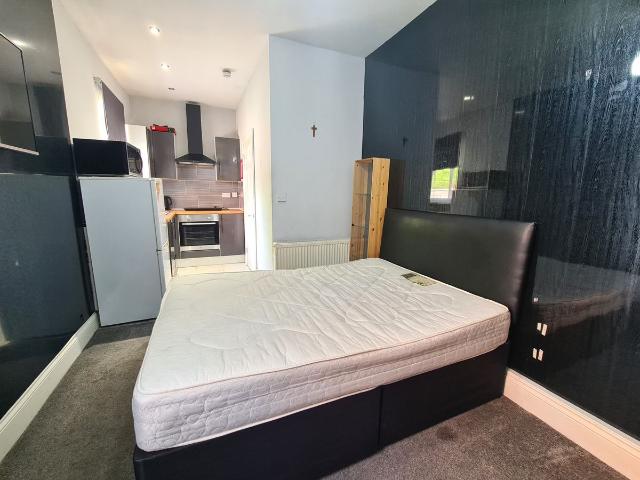 St. Michaels Road, Coventry, West Midlands CV2, Studio to rent, £725 pcm | PrimeLocation