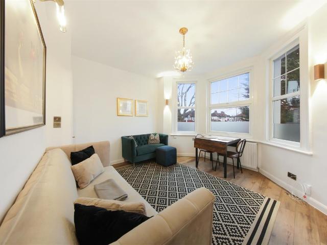 St. Mildreds Road, London SE12, 1 bed flat to rent, £1,600 pcm | PrimeLocation