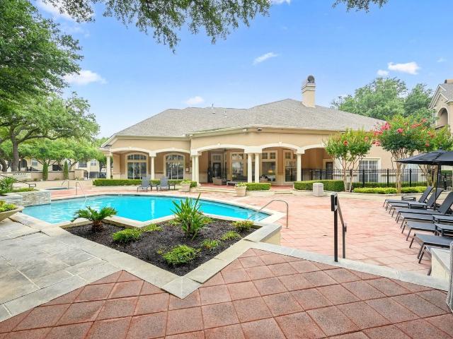 St Moritz 2 Bedroom Apartment for Rent at 5665 Arapaho Rd, Dallas, TX 75248 Willow Falls
