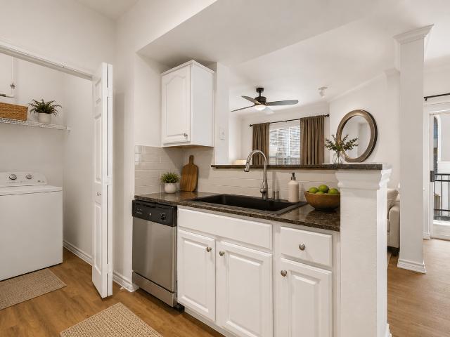 St Moritz 2 Bedroom Apartment for Rent at 5665 Arapaho Rd, Dallas, TX 75248 Willow Falls