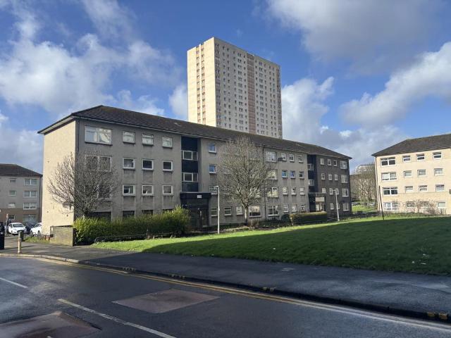 St Mungo Avenue, Glasgow G4 4 bed flat to rent £2,600 pcm £600 pw
