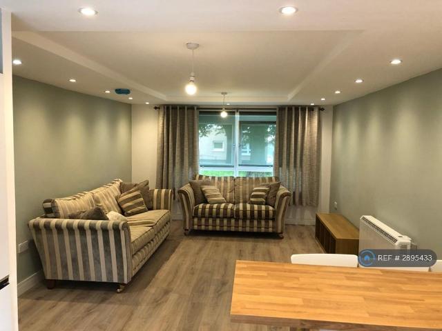 St. Mungo Avenue, Glasgow, G4 3 bed flat to rent £1,995 pcm £460 pw