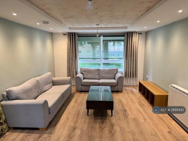 St. Mungo Avenue, Glasgow, G4 3 bed flat to rent £2,100 pcm £485 pw