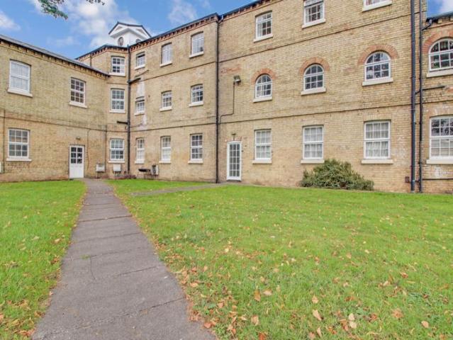 St. Neots Road, St. Neots PE19, 1 bed flat to rent, £895 pcm | PrimeLocation