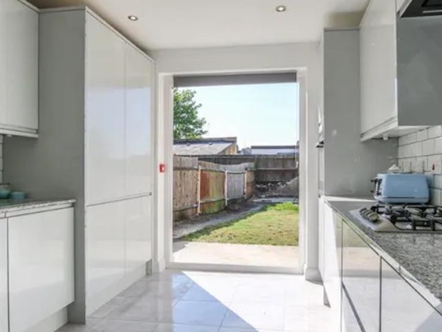 St. Nicholas Road, London, SE18 1HH, United Kingdom | 5 bed apartment for rent #154587850 | Rentberry