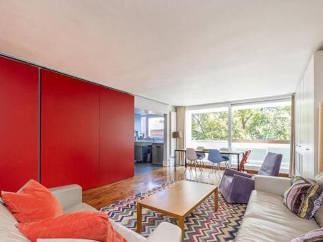 St. Olaves Court, St. Petersburgh Place, 3 Bedroom Flat