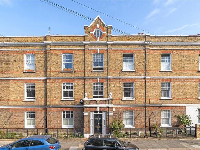 St. Olaf's Road, London, SW6 2 bed flat to rent £2,800 pcm £646 pw