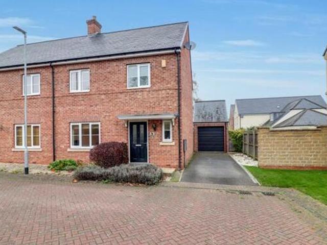 St. Oswalds Close, Methley, 3 Bedroom Semi detached