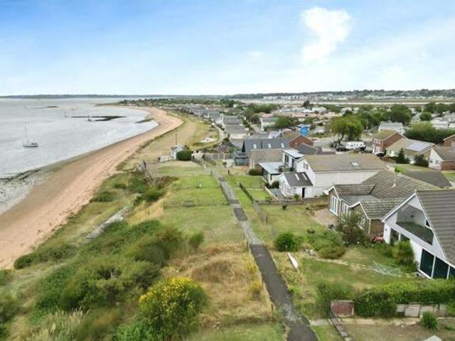 St. Osyth, Point Clear Road, Clacton on sea, 3 Bedroom Bungalow