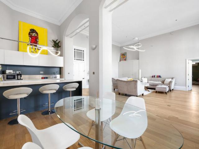 St. Pancras Chambers, Euston Road. 1 bed flat to rent £6,500 pcm £1,500 pw
