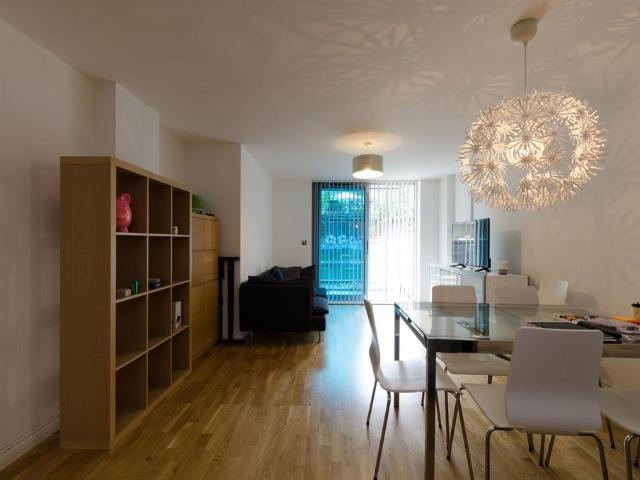 St Pancras Way, Camden, London, NW1 2 bed flat to rent £3,467 pcm £800 pw