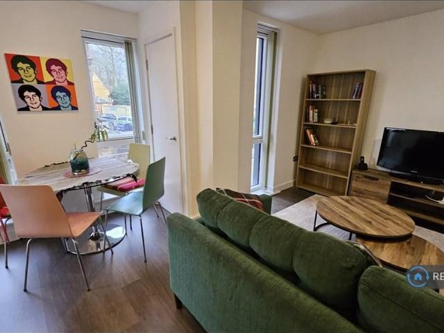 St Pancras Way, London, NW1 2 bed flat to rent £2,850 pcm £658 pw