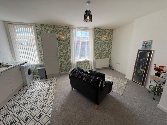 St. Patricks Road South, Lytham St. Annes FY8, 1 bed flat to rent, £650 pcm | PrimeLocation