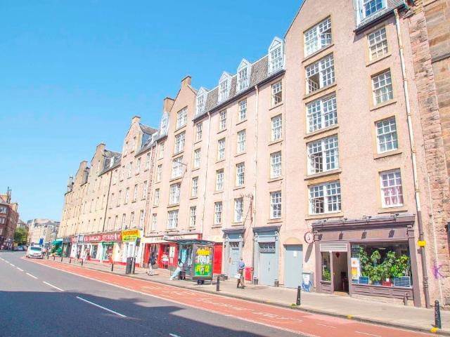 St Patricks Square, Edinburgh EH8, 2 bed flat to rent, £1,250 pcm | PrimeLocation