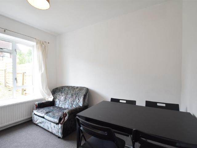St Paul Close, Cowley, Uxbridge, UB8