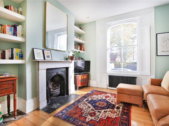 St. Paul Street, London, N1 3 bed terraced house to rent £6,500 pcm £1,500 pw