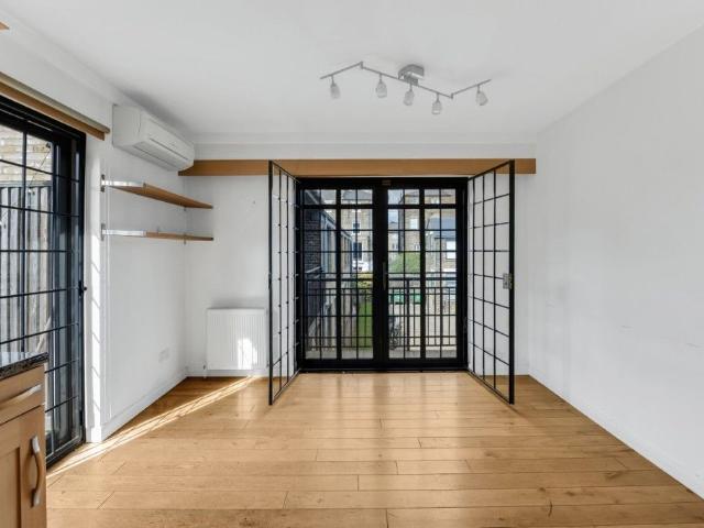 St. Paul’S Crescent, Camden NW1, 2 bed flat to rent, £3,200 pcm | PrimeLocation