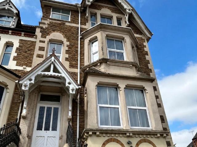 St. Pauls Terrace, Northampton, NN2 3 bed apartment to rent £1,000 pcm £231 pw