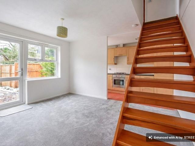 St. Pauls Terrace, London SE17, 1 bed semi detached house to rent, £2,100 pcm | PrimeLocation
