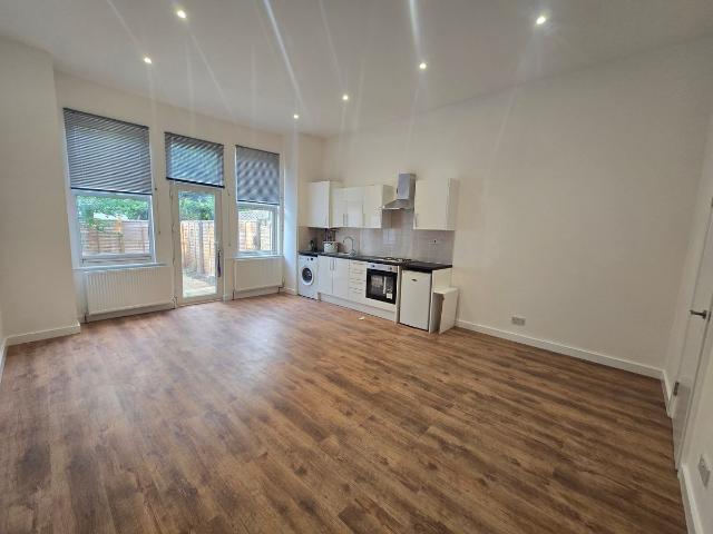 St. Pauls Avenue, London NW2, Studio to rent, £1,300 pcm | PrimeLocation