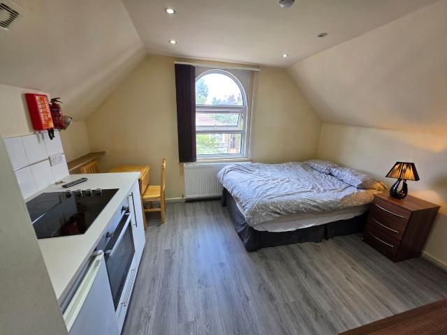 St Pauls Avenue, London NW2, Studio to rent, £1,300 pcm | PrimeLocation