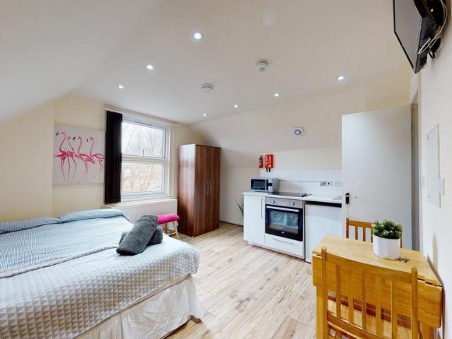 St. Pauls Avenue, London NW2 Studio to rent £1,305 pcm £301 pw
