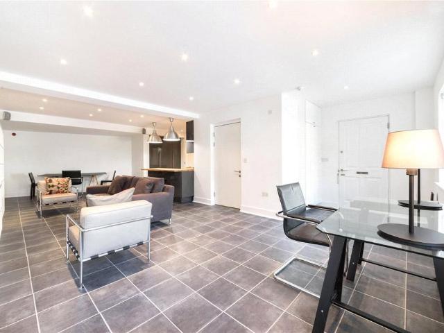 St Pauls Crescent, Camden, London, NW1 2 bed mews to rent £3,400 pcm £785 pw