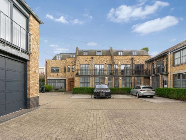 St. Pauls Crescent, London NW1, 2 bed flat to rent, £3,200 pcm | PrimeLocation