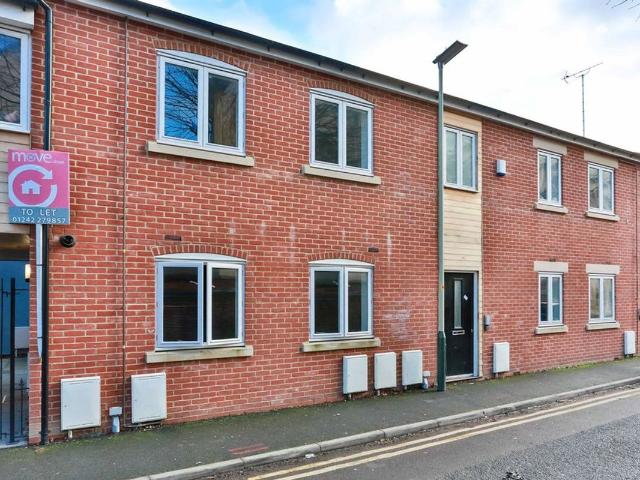 St. Pauls Lane, Cheltenham GL50, Studio to rent, £700 pcm | PrimeLocation