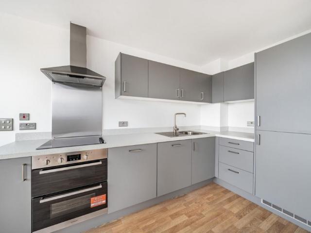St Pauls Road, Barking, London, IG11 1 bed flat to rent £1,595 pcm £368 pw