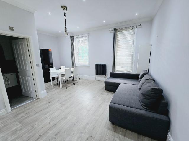 St. Pauls Road, London N1, 3 bed flat to rent, £3,950 pcm | PrimeLocation