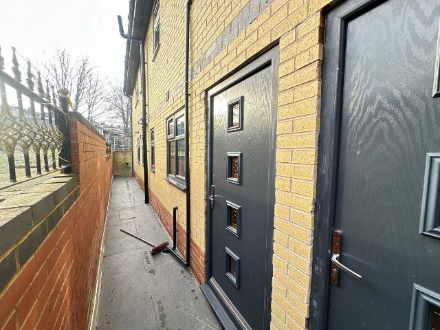 St Pauls Road, Smethwick B66, 2 bed flat to rent, £900 pcm | PrimeLocation