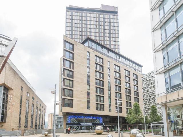 St Paul's Square, City Centre. 2 bed apartment to rent £1,150 pcm £265 pw