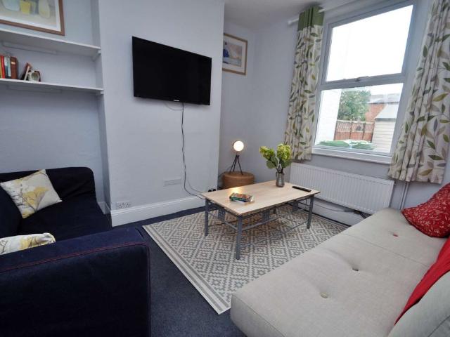 St. Pauls Street North Room 3