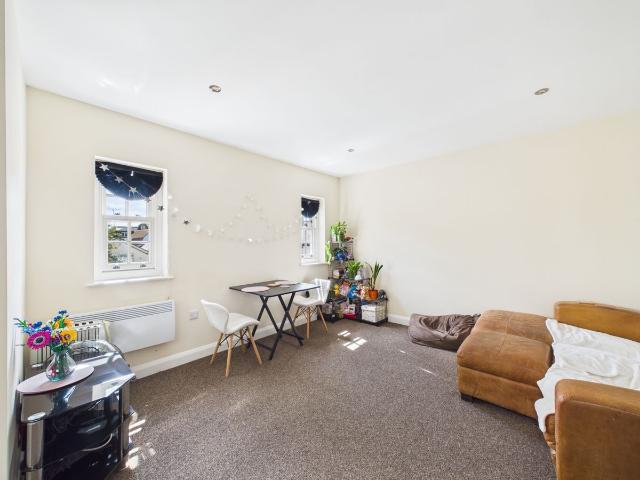 St. Pauls Street South, Cheltenham GL50, 2 bed flat to rent, £1,000 pcm | PrimeLocation